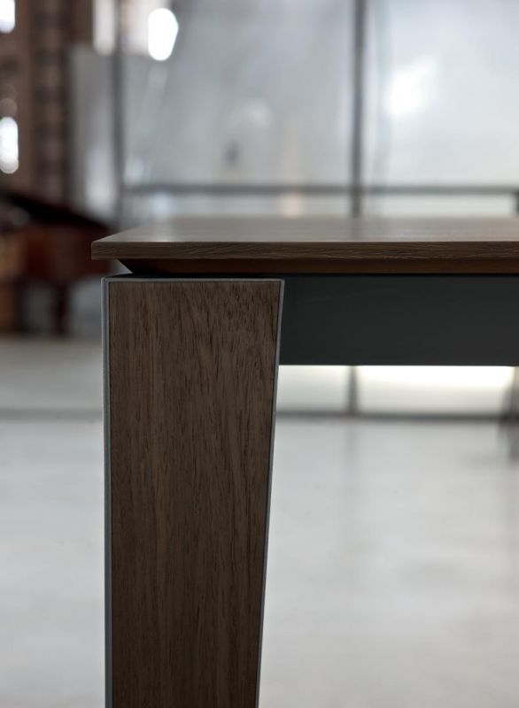 Buy Senso Extending Wood Dining Table Online in London, UK | Denelli Italia
